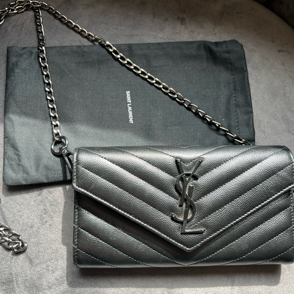 Black Ysl Cassandre Envelope Wallet On Chain - Gem